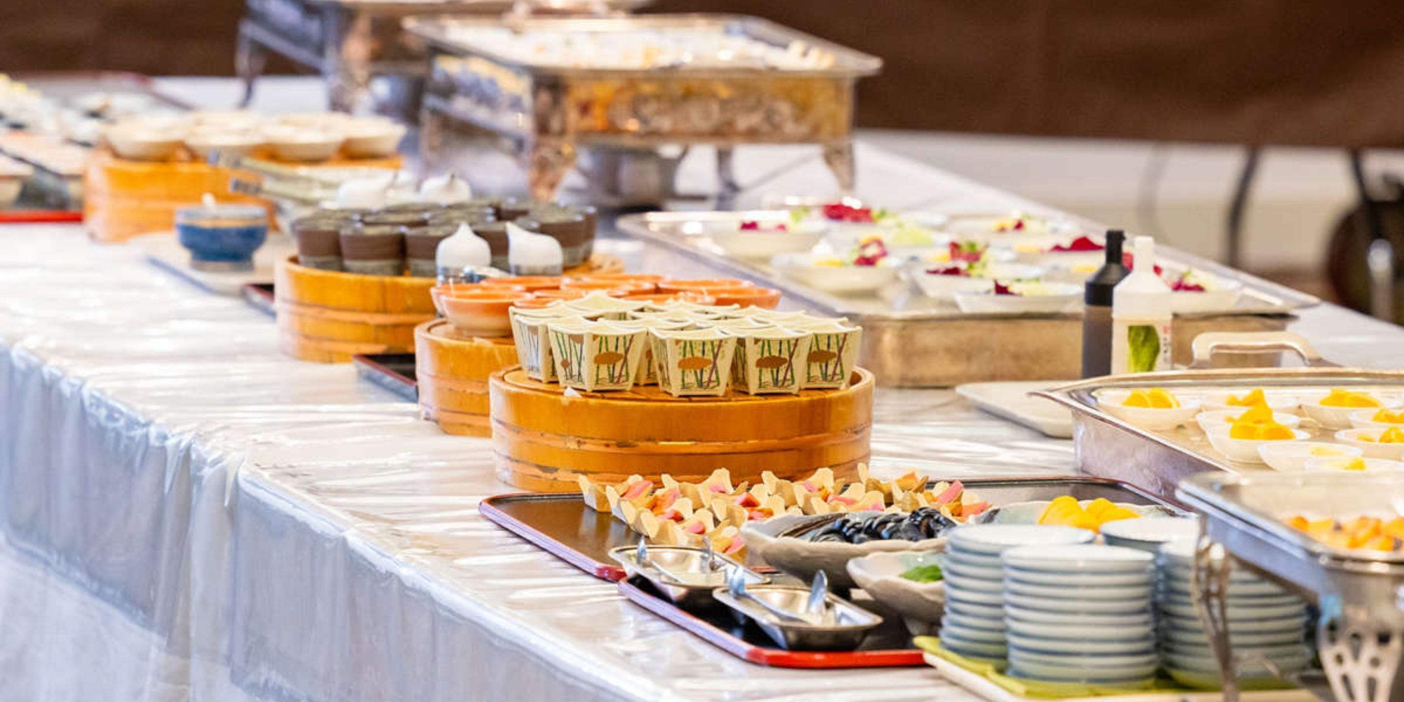 Café da manhã com buffet grátis todos os dias