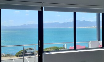 Quarto casal luxo, sacada, vista para o oceano | Vista do quarto