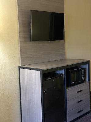 Cortinas/cortinados opacos, ferro/tábua de engomar, Wi-fi grátis