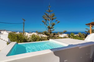 Panoptis Maisonette with private pool & sea view | Vista do quarto