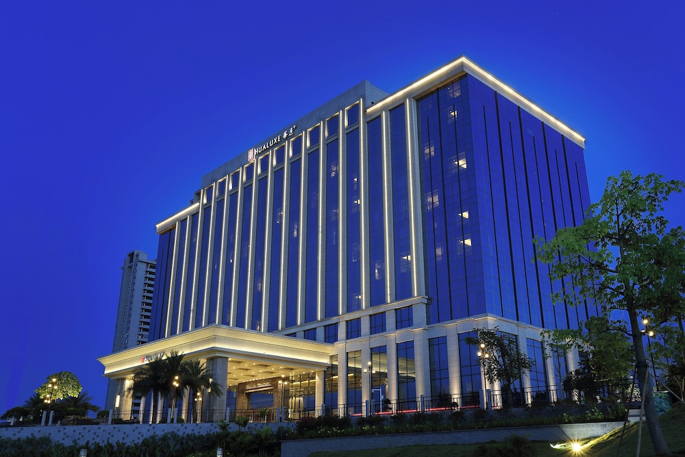 Hualuxe Hotels & Resorts Yangjiang City Center - Yangjiang