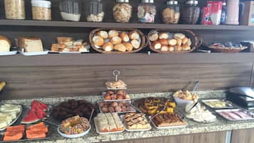 Pequeno-almoço tipo buffet diário incluído
