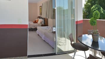 Quarto Triplo Standard | Cortinas/cortinados opacos, Wi-fi grátis