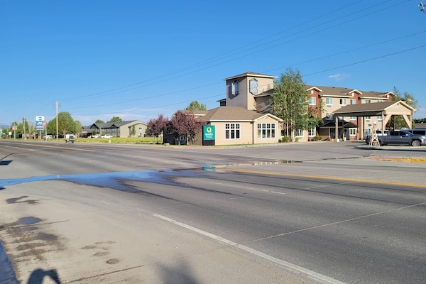 Quality Inn & Suites Pinedale - Boulder, WY