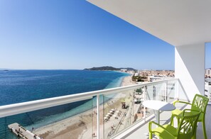 Vista para praia/oceano