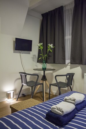 Quarto casal | Frigobar, individualmente decorados, individualmente mobiliados