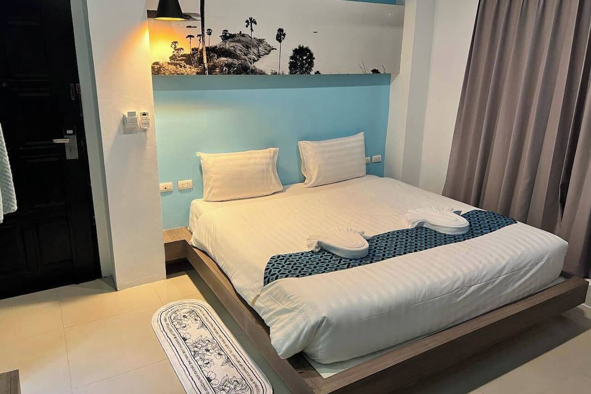 Double Room | Cofre no quarto, com decoração personalizada