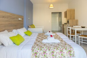 Estúdio Superior | Cofre no quarto, secretária, quartos insonorizados 