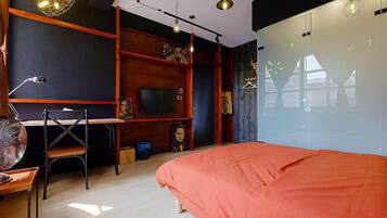 Quarto casal econômico, 1 cama de casal, banheiro privativo (Unspecified Room Style) | Roupas de cama premium, escrivaninha, cortinas blackout