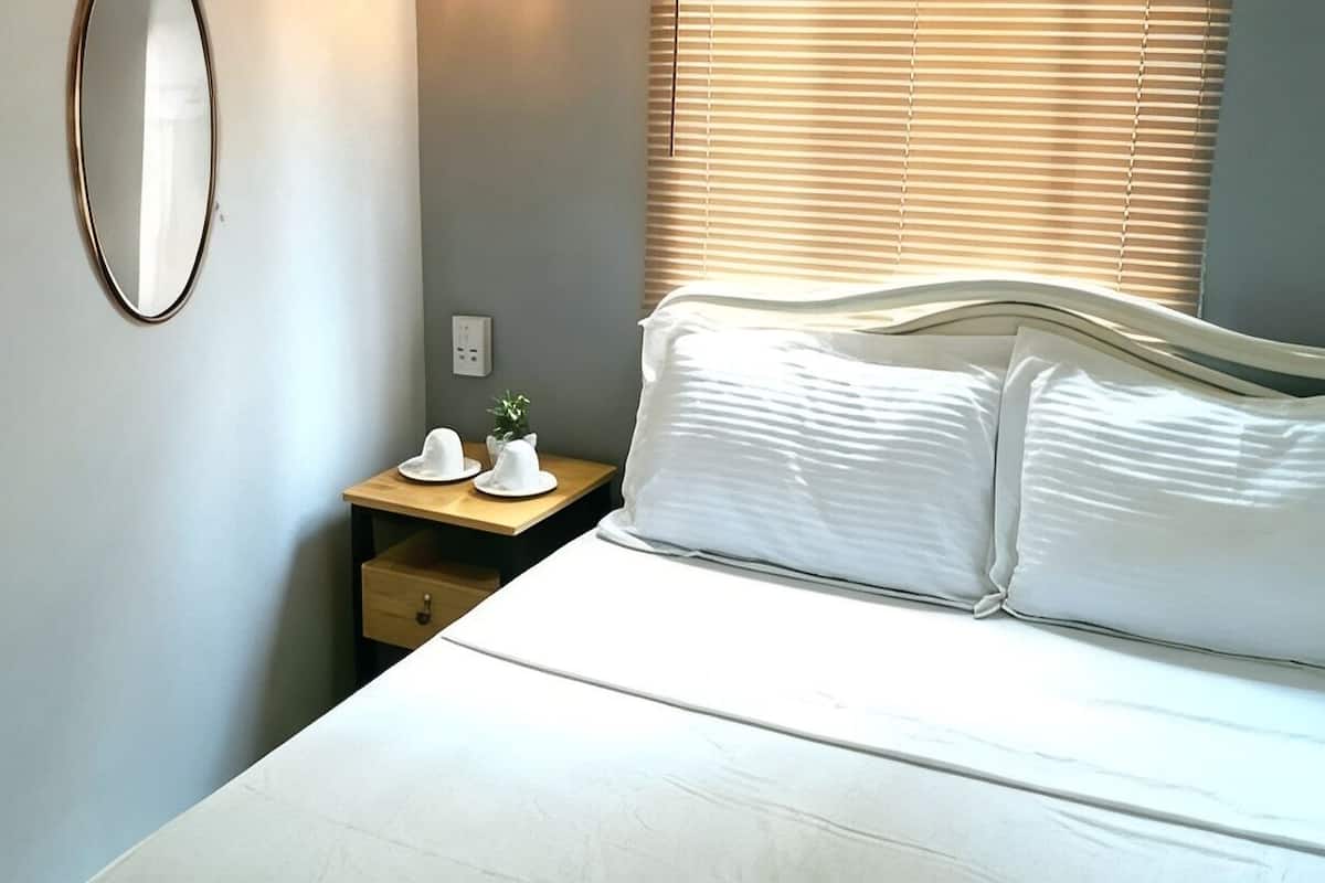 Wi-Fi de cortesia, roupa de cama