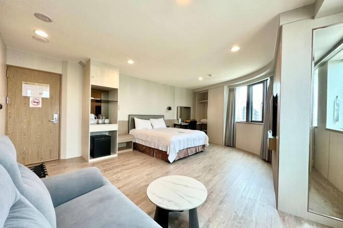 Roupas de cama premium, edredons de pluma, escrivaninha