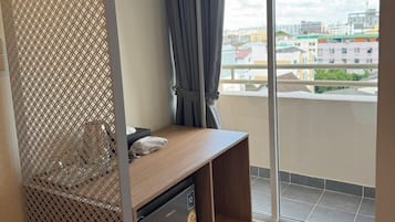 Superior | Secretária, Wi-fi grátis, roupa de cama fornecida