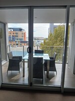 Two Bedroom #42 | Terraço/pátio interior