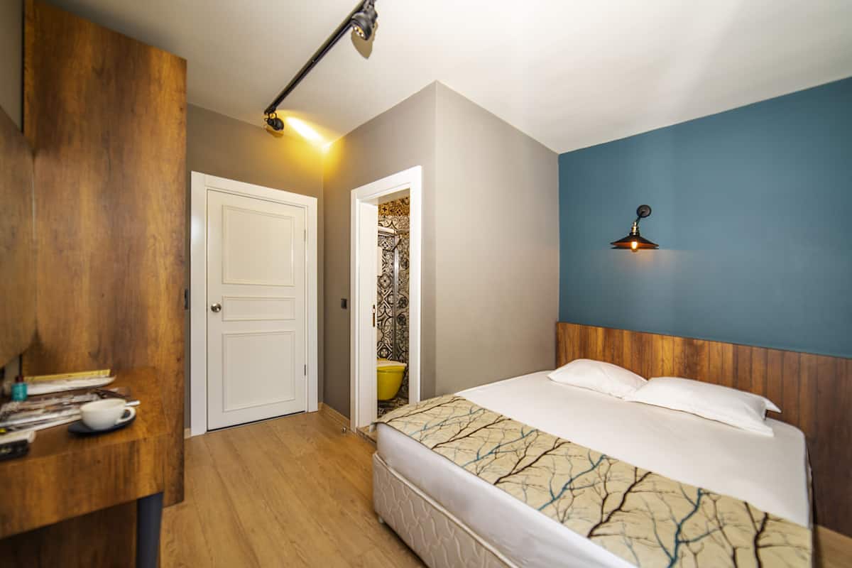 Quarto casal standard | Frigobar, quartos à prova de som, Wi-Fi de cortesia, roupa de cama