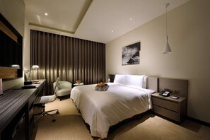 Roupas de cama premium, edredons de pluma, cofres nos quartos