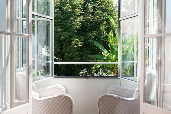 Suíte conforto (Ocre Rouille) | Terraço/pátio