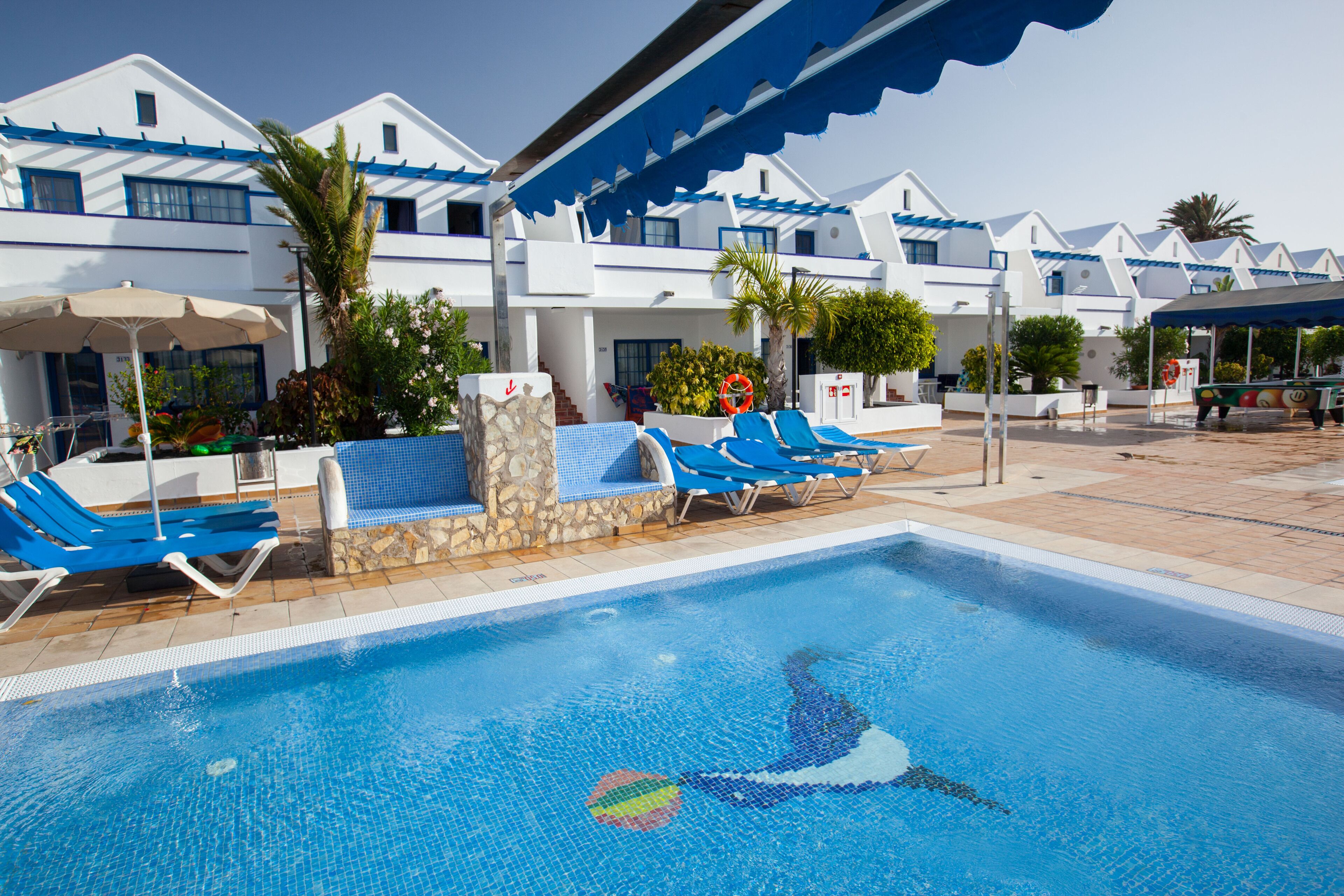 3 piscinas exteriores 