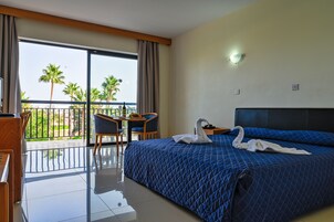Quarto Duplo ou Twin | Cofre no quarto, Wi-fi grátis, roupa de cama fornecida