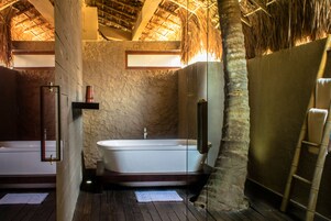 Cofres nos quartos, individualmente decorados