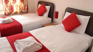 Apartamento, 4 quartos | 4 quartos, escrivaninha, ferros/tábuas de passar roupa, berços grátis