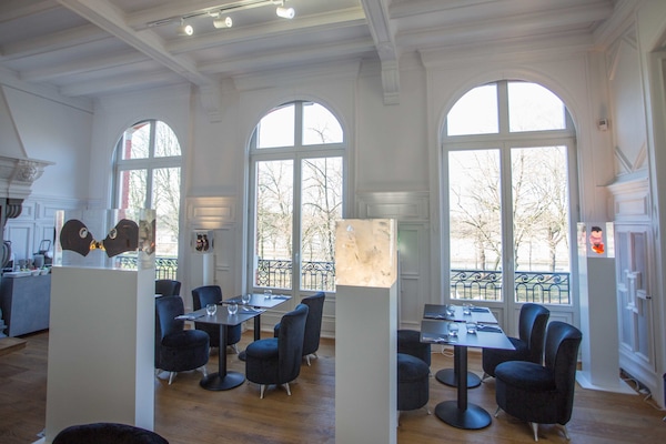 Café da manhã continental todos os dias (EUR 17.50 por pessoa)