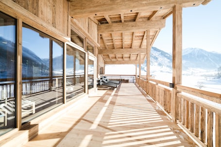 Sauna seca, sauna a vapor, reflexologia, salas de massagem/tratamento