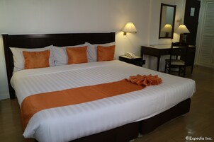 Suíte estúdio júnior | Escrivaninha, camas extras/dobráveis (sobretaxa), Wi-Fi de cortesia