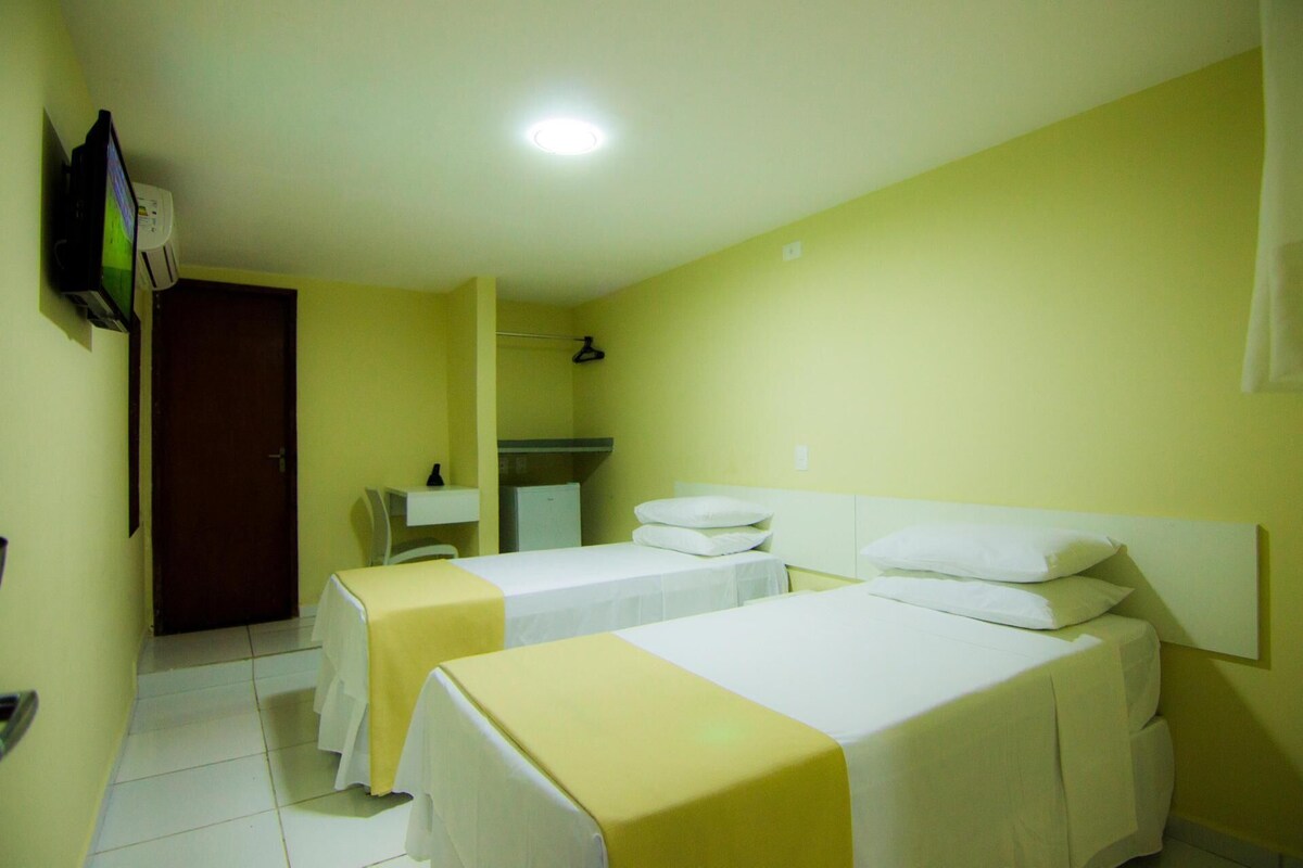 Secretária, Wi-fi grátis, roupa de cama fornecida 