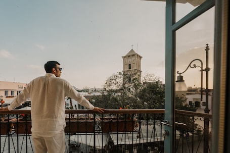 Estúdio família, vista para a cidade | Vista da sacada. Operetta House