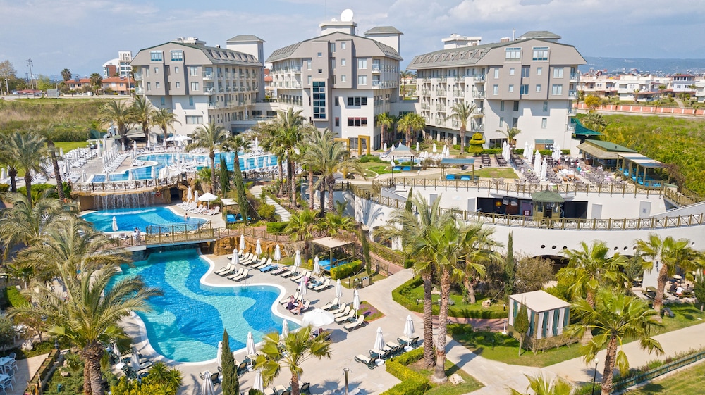 Novum Garden Side Hotel - 
