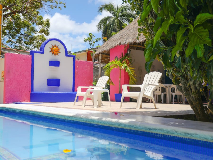 Piscina exterior, espreguiçadeiras