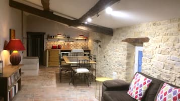 Apartamento, casa de banho privativa (La Vielle Ferme) | Sala | Ténis de mesa