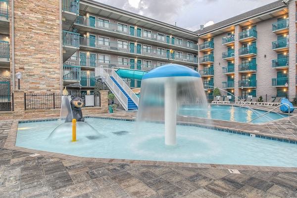 Accommodation By Willow Brook Lodge - Pigeon Forge, TN