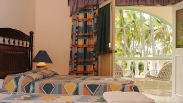 Cortinas/cortinados opacos, roupa de cama fornecida