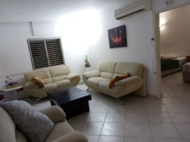 Estúdio | Banheiro | Chuveiro, produtos de toalete grátis