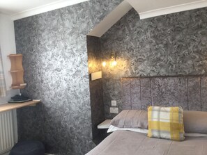 Quarto casal (Rear-facing) | Quartos à prova de som, roupa de cama