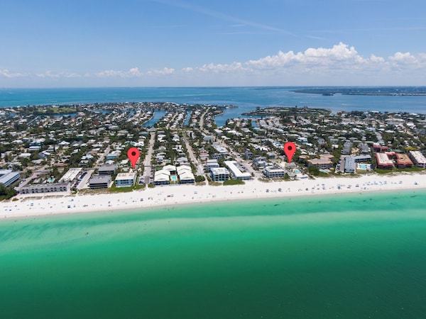 Tropical Breeze Beach Club - Anna Maria Island, FL