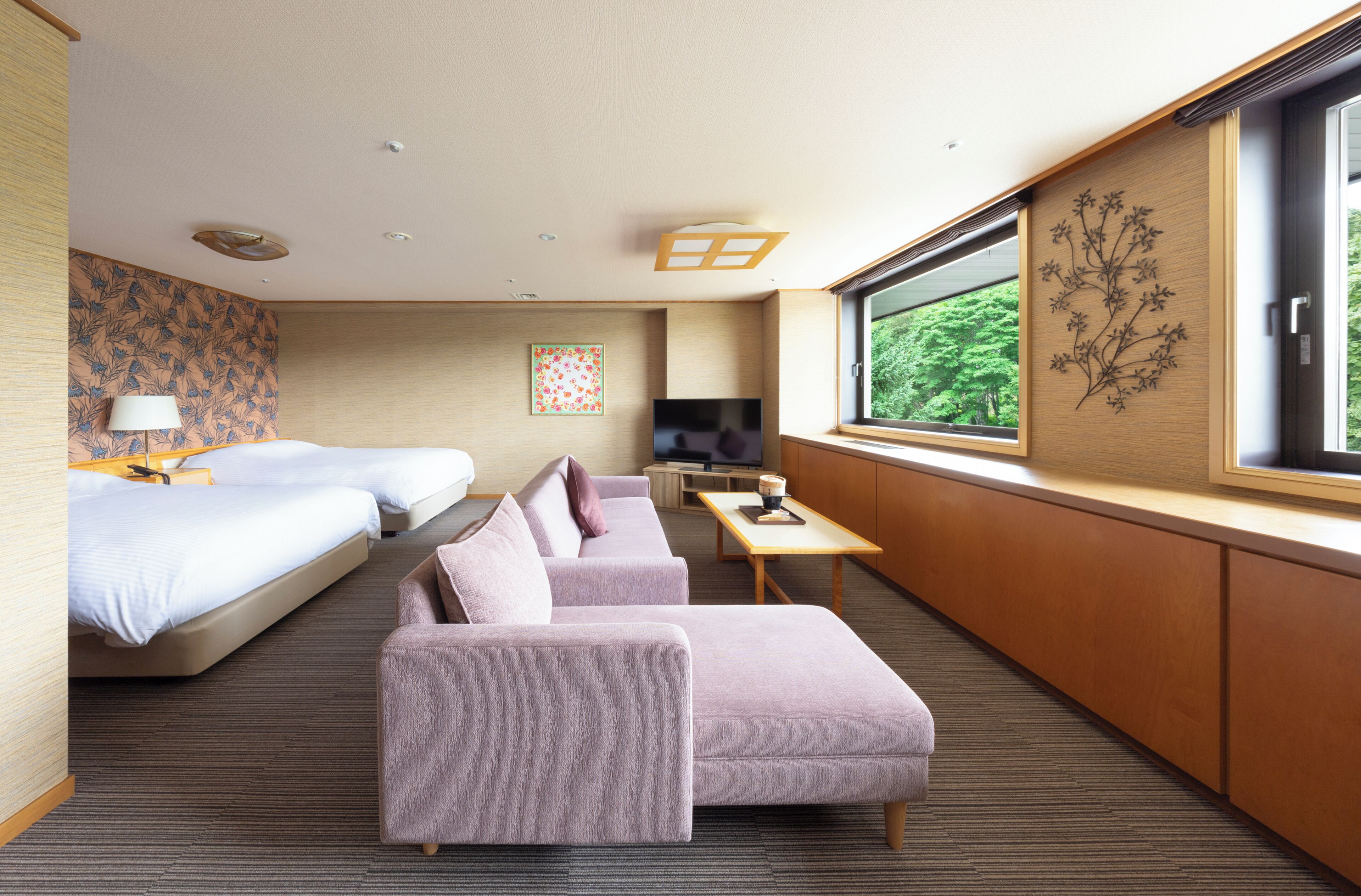 Quarto duplo luxo, para não fumantes (ExtraBed for 3rd Person) | Edredons de pluma, cofres nos quartos, ferros/tábuas de passar roupa