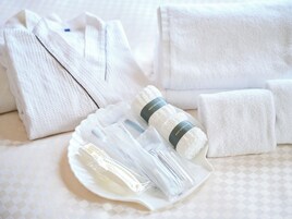 Escrivaninha, cortinas blackout, Wi-Fi de cortesia, roupa de cama