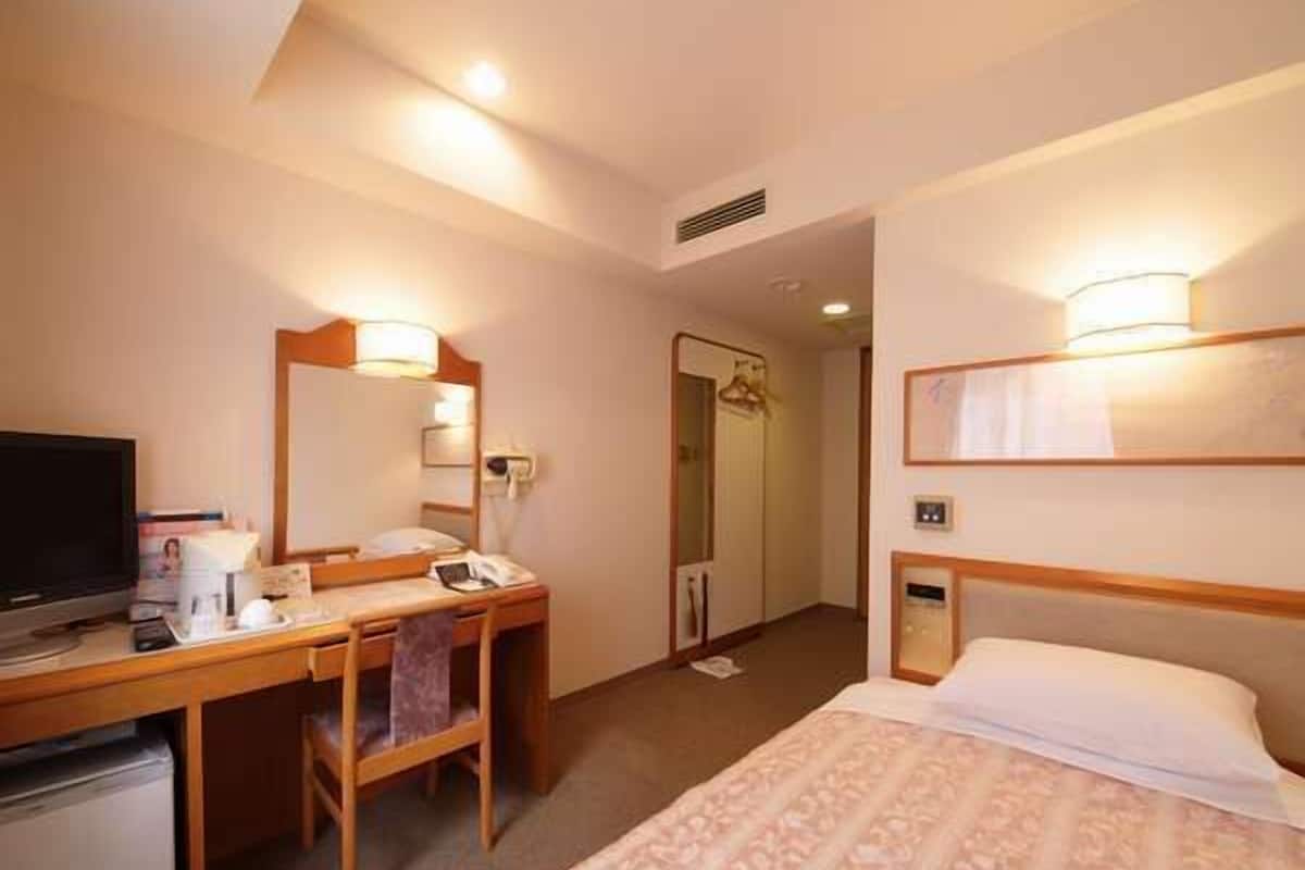 Com decoração personalizada, com mobília individualizada, secretária