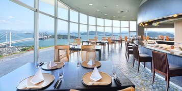 2 restaurantes, pequenos-almoços servidos, cozinha japonesa 