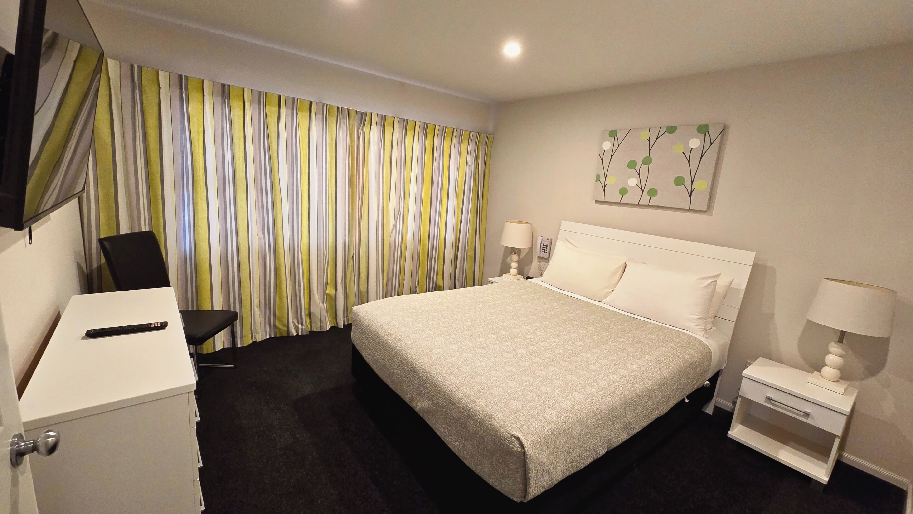 Apartamento, cozinha (Apartment Suite) | Frigobar, Wi-Fi de cortesia, roupa de cama