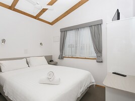 Cabana de Madeira Deluxe, 2 quartos | Wi-fi grátis, roupa de cama fornecida 