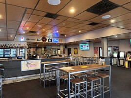 3 bares/lounges