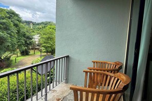 Quarto família, vista para a montanha | Sacada