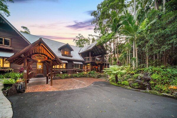 Secrets On The Lake - Montville