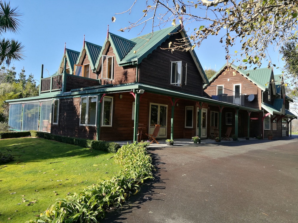 Awatuna Homestead - West Coast