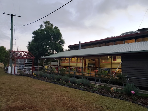 Christmas Creek Cafe & Cabins - Scenic Rim Regional