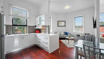 Apartamento, 2 quartos (22 Marine Terrace) | Ferros/tábuas de passar roupa, Wi-Fi de cortesia