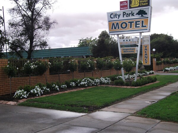 City Park Motel & Apartments - Wagga Wagga